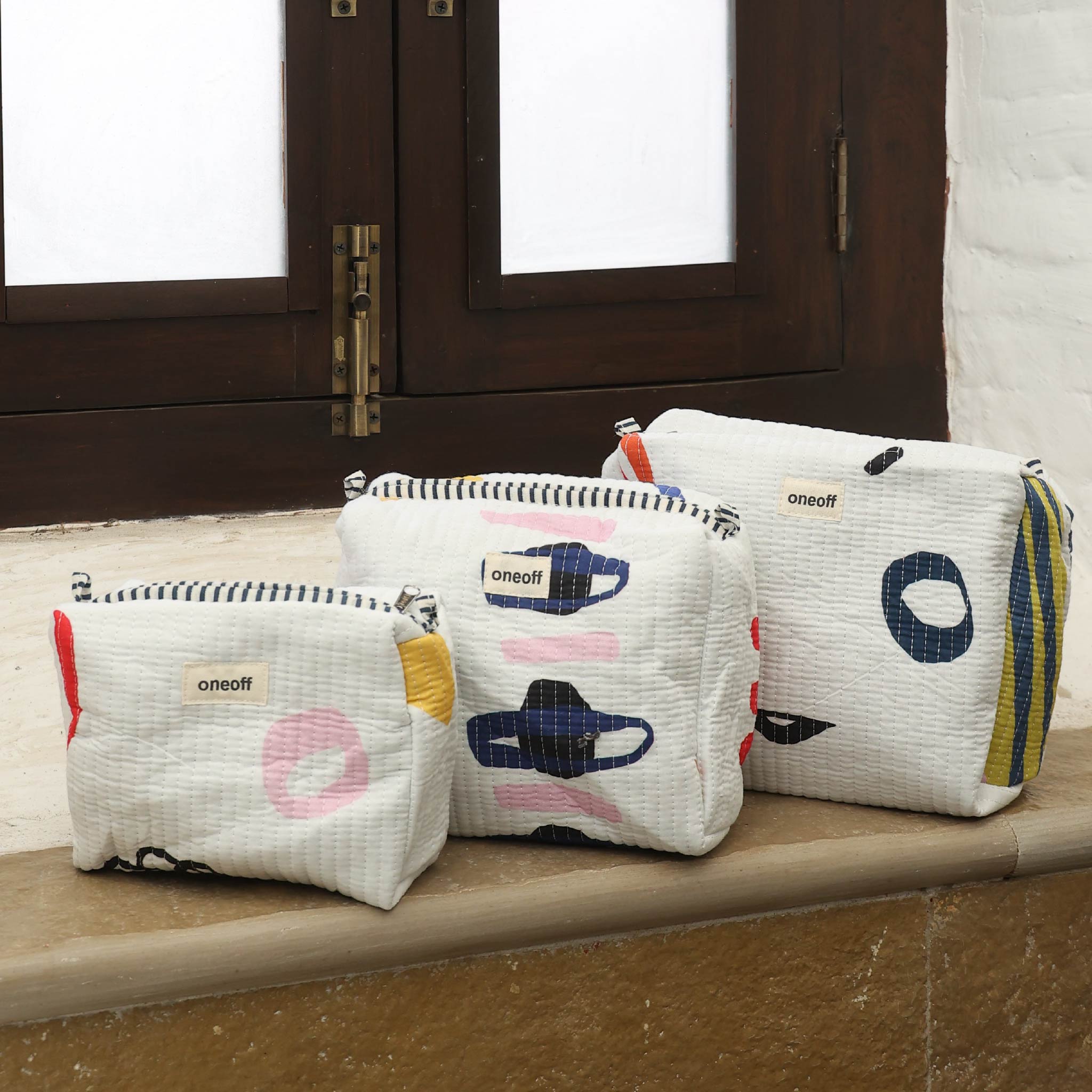 Travel Pouch Set of 3 - Little Big Things – Oneoff